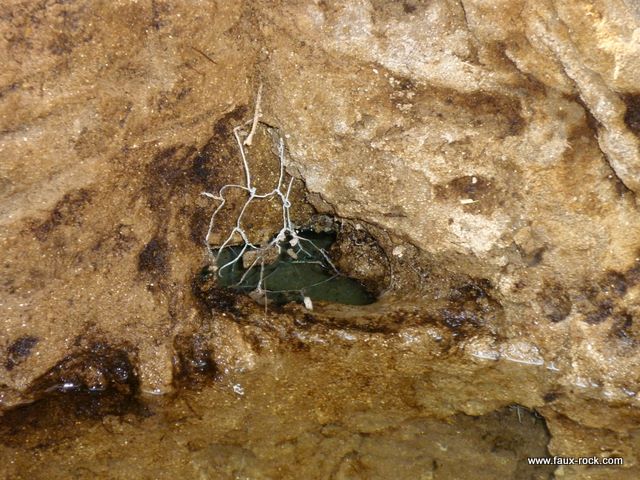 Etape 5 : Mur Végétal : Mise en place du second rocher Faux rocher et ...