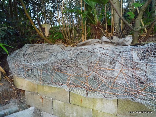 Etape 2 : Mur Végétal : mise en place de la structure métallique mur ...