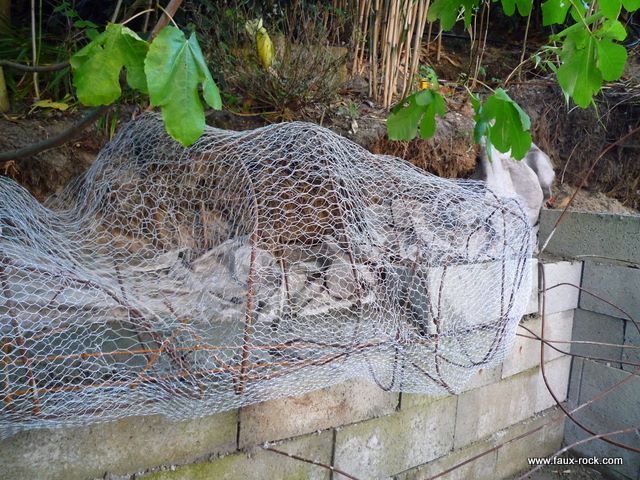 Etape 2 : Mur Végétal : mise en place de la structure métallique mur ...