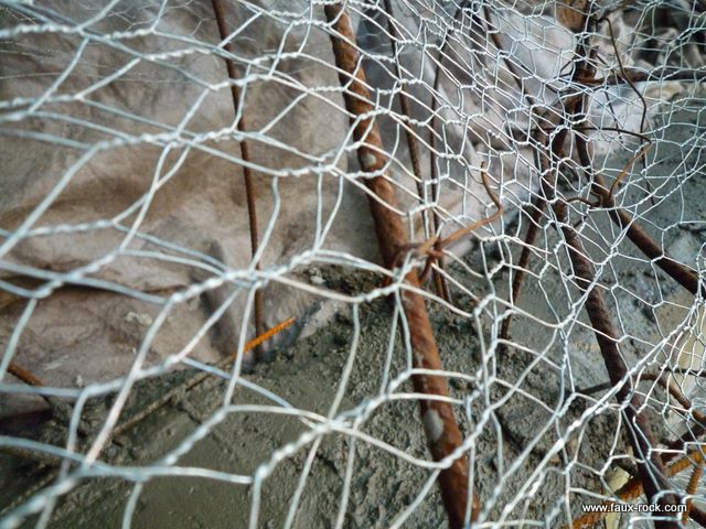 Etape 2 : Mur Végétal : mise en place de la structure métallique mur ...